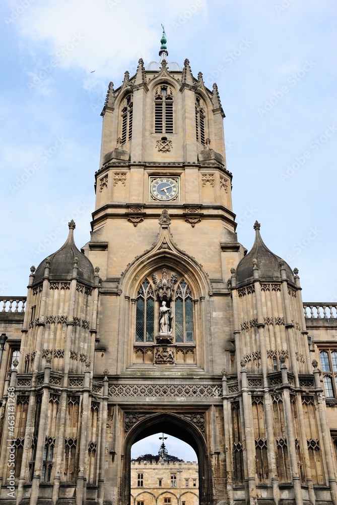 17th century Tom Tower with an octagonal lantern and facetted ogee dome ...