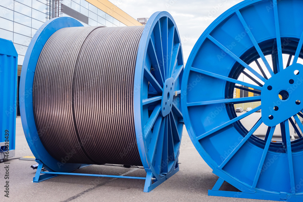 Foto de Power cable on reels. Thick electrical wire. Concept ...