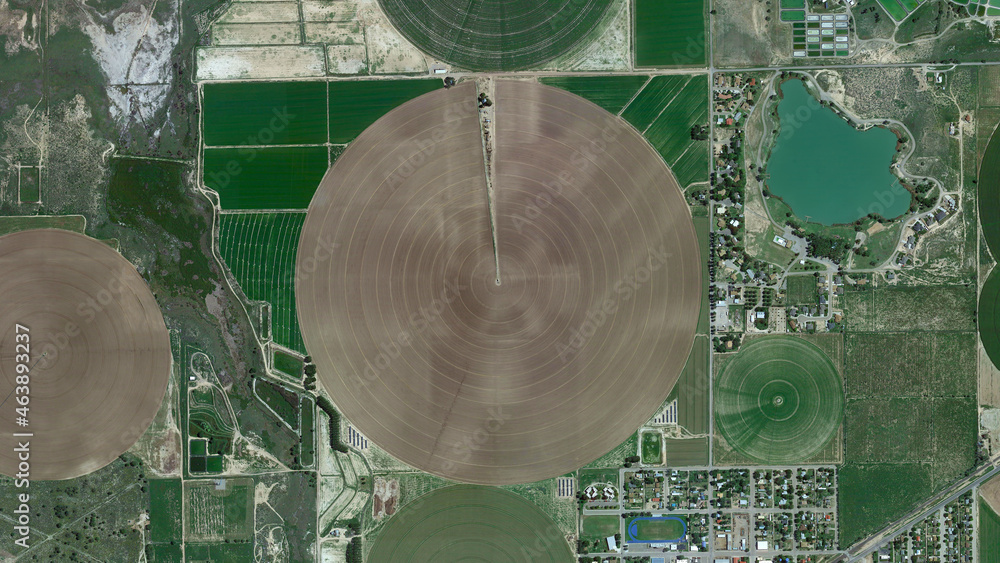 Giant Circular fields bird’s eye view, Center pivot irrigation system ...