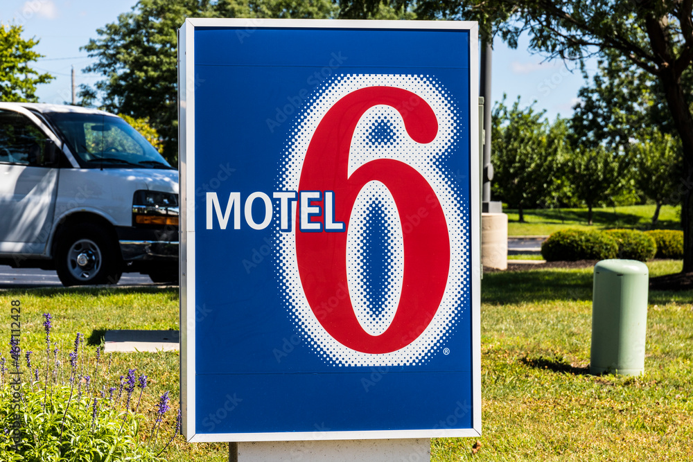 Motel 6 Logo and Signage. Motel 6 is a major chain of budget motels ...