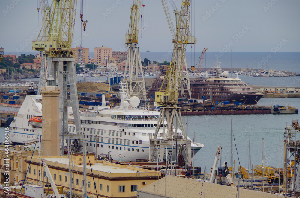 Stretching lengthening of Windstar luxury motor yachts cruiseships ...