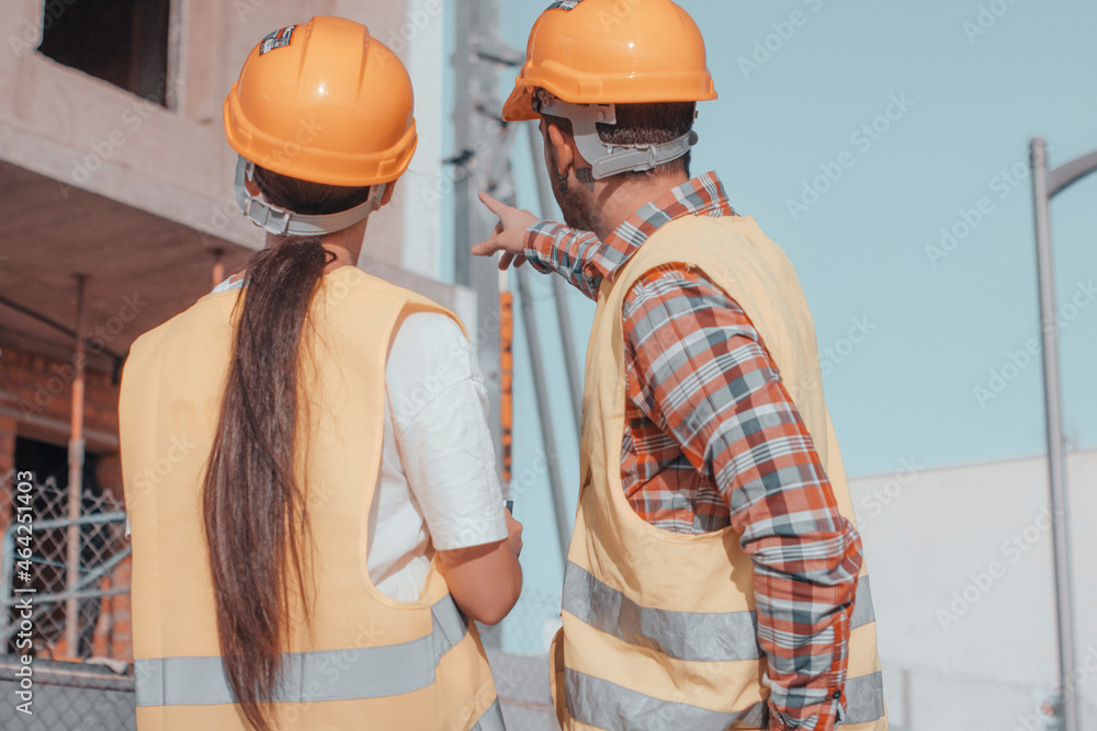 Foto de Joven equipo de constructores de arquitectura e ingeniería ...