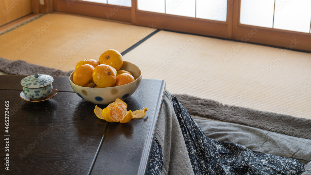 和室｜こたつとミカンと日本茶 Stock Photo | Adobe Stock