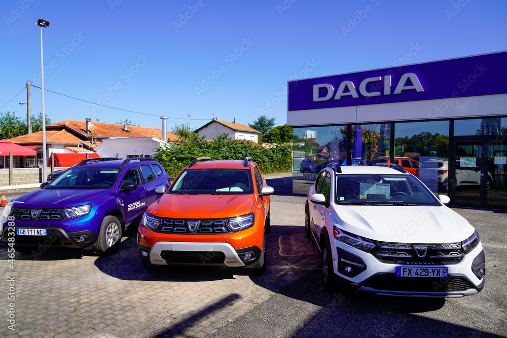 Foto de Dacia sign brand and text logo car dealership shop of romania ...