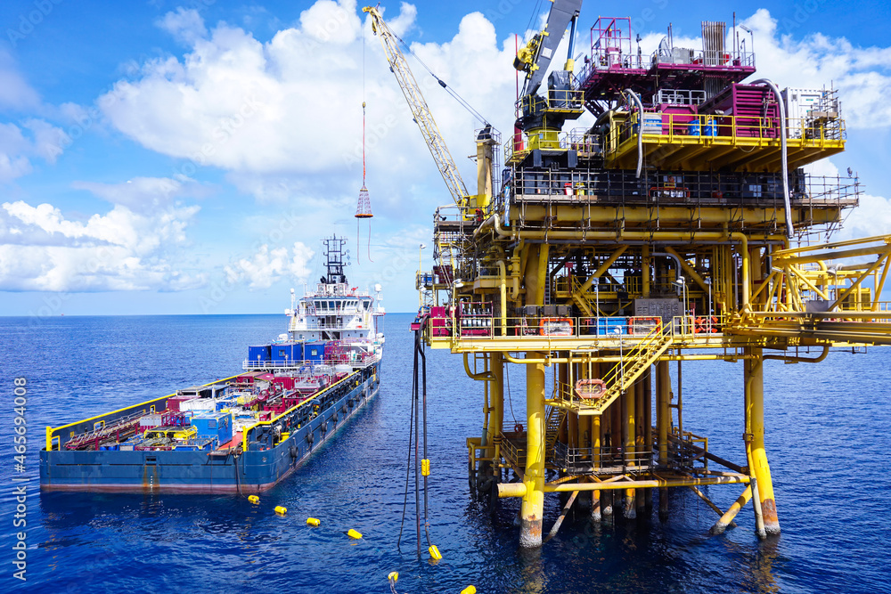 Offshore oil and gas platform in The Middle of The Sea ,Offshore supply ...