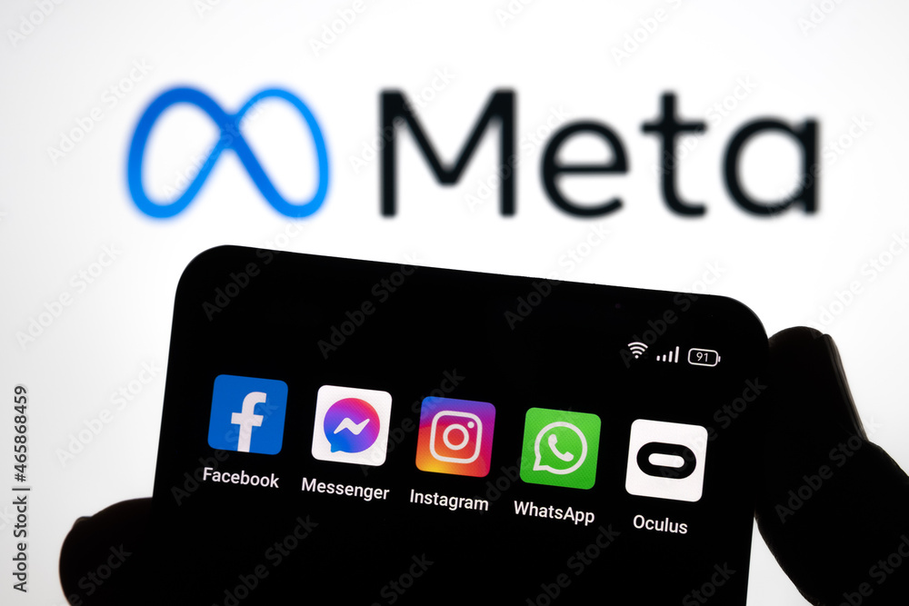 Silhouette of smartphone with Facebook, Messenger, whatsApp, Instagram ...