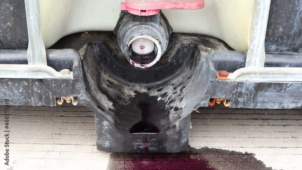 Vidéo Stock Container for hazardous chemical waste in industry or ...