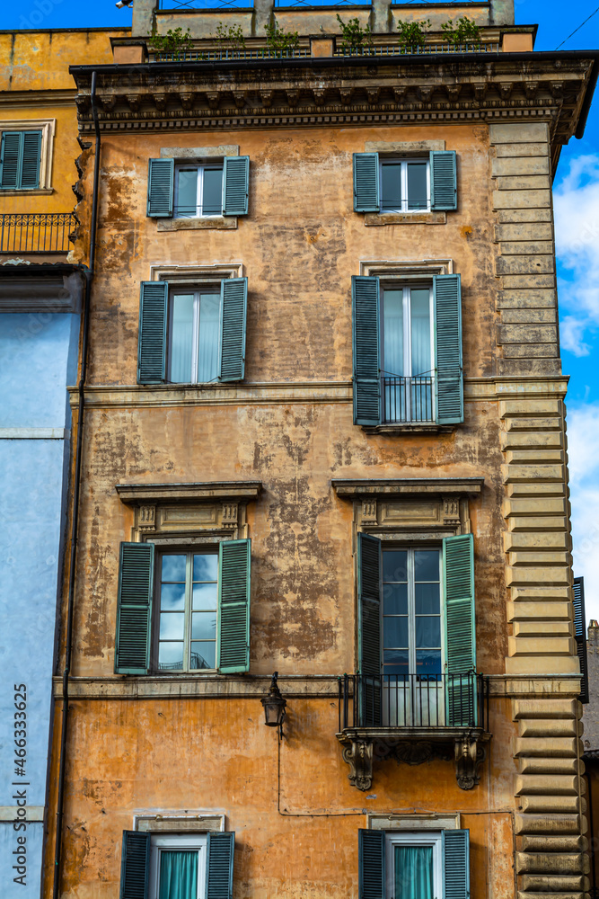 Roma – le facciate di alcuni dei palazzi storici più famosi Stock Photo ...