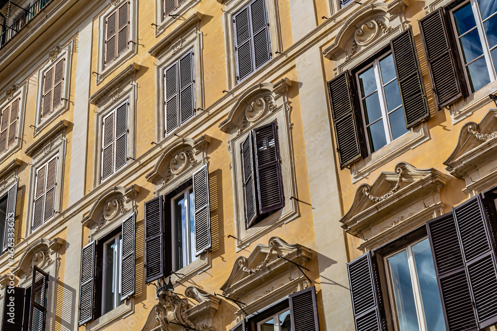 Roma – le facciate di alcuni dei palazzi storici più famosi Stock Photo ...