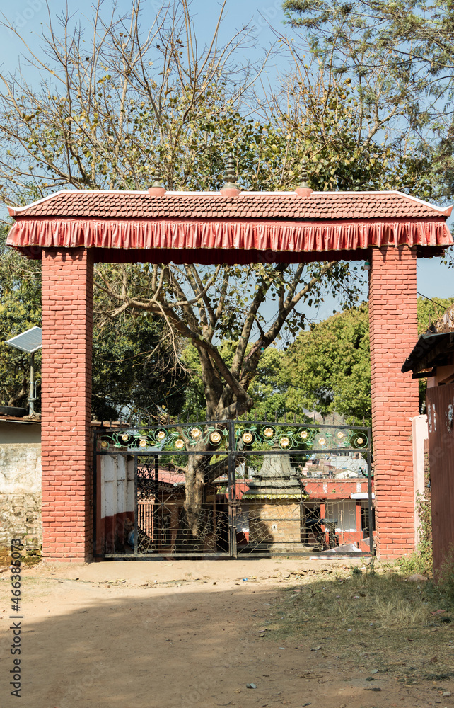 Foto de The entrance gate to Bhagwati Temple, Tansen, Palpa from Tansen ...
