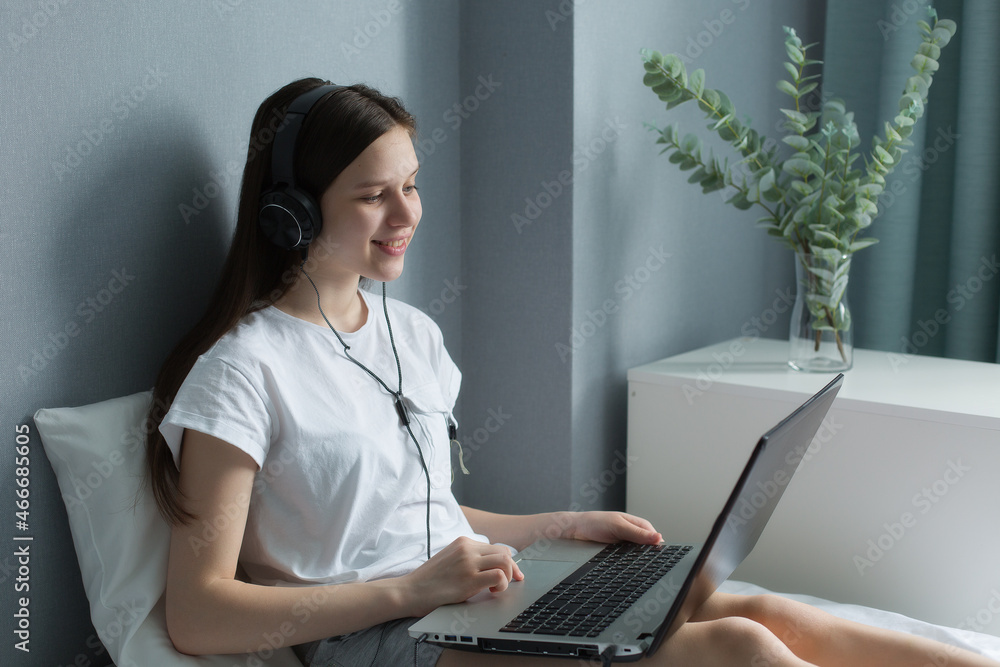 teen school girl student virtual distance learning online digital class ...