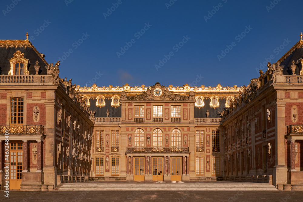 The Beautiful Facade of Chateau de Versailles (Palace of Versailles ...