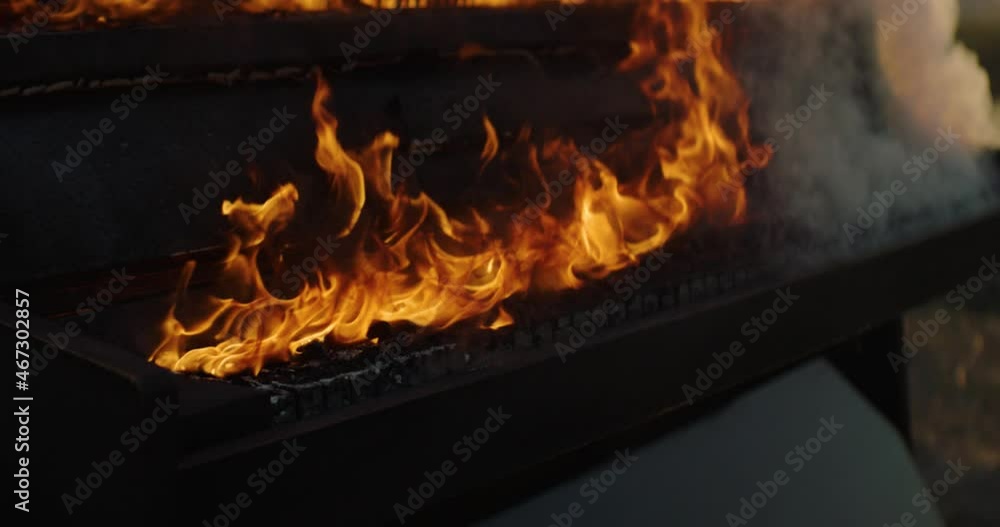 In the frame, a piano burning with bright flames. piano on fire. Piano ...