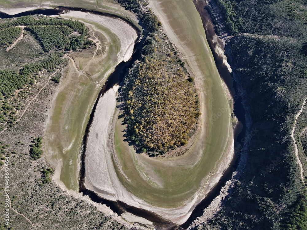 vista aerea del Meandro del Melero entre las provincias del Caceres y ...