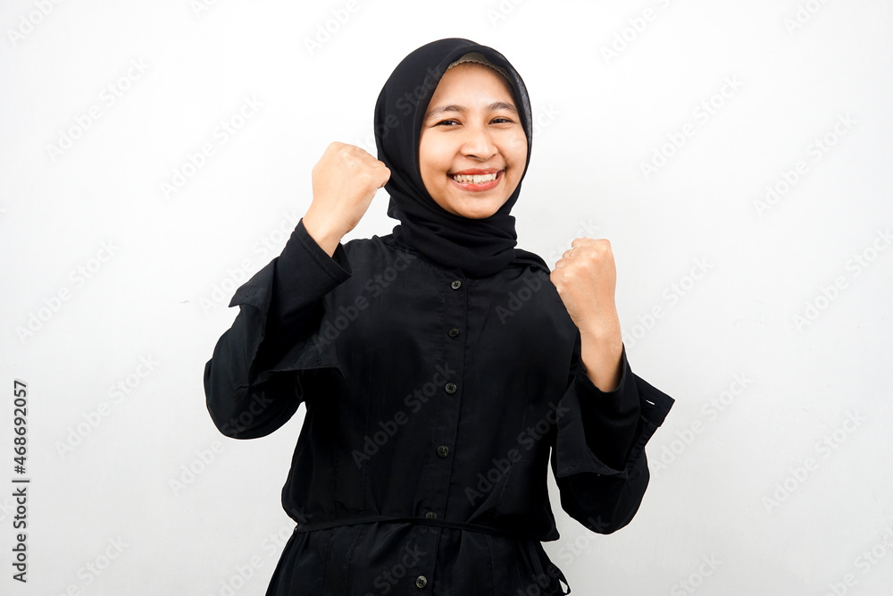 Beautiful young asian muslim woman smiling confident, enthusiastic and ...