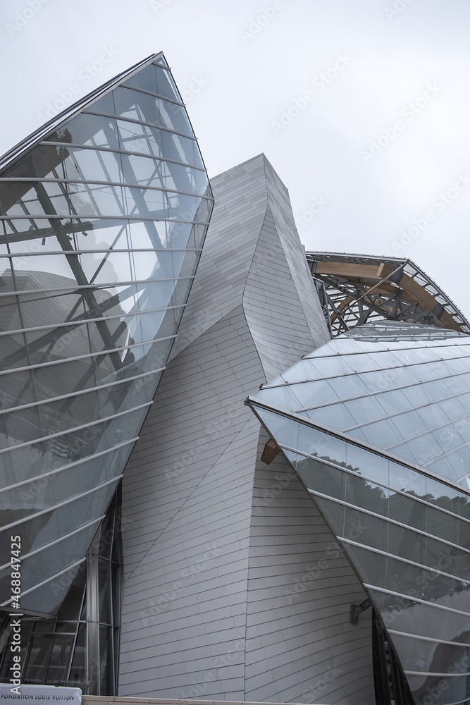 Modern architecture of Louis Vuitton Foundation (2014). Louis Vuitton ...