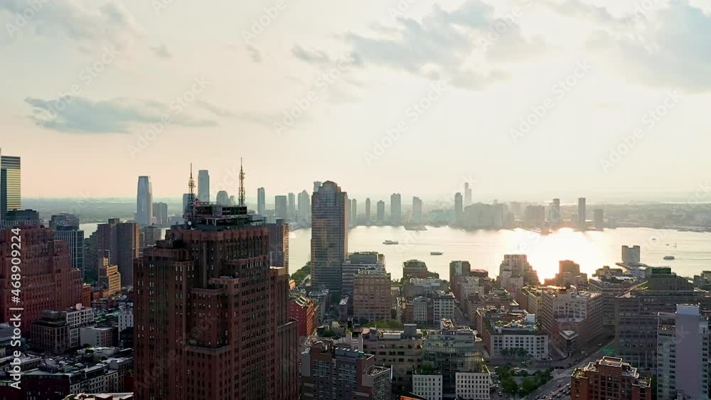 Stockvideon Tall High Rise Buildings In New York Cut Through Sky ...