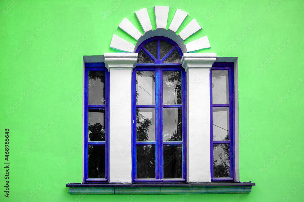 Foto de Various colors the Palladian window. Three-part window with a ...