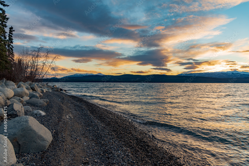 Beautiful desktop background image of a isolated, serene and stunning ...