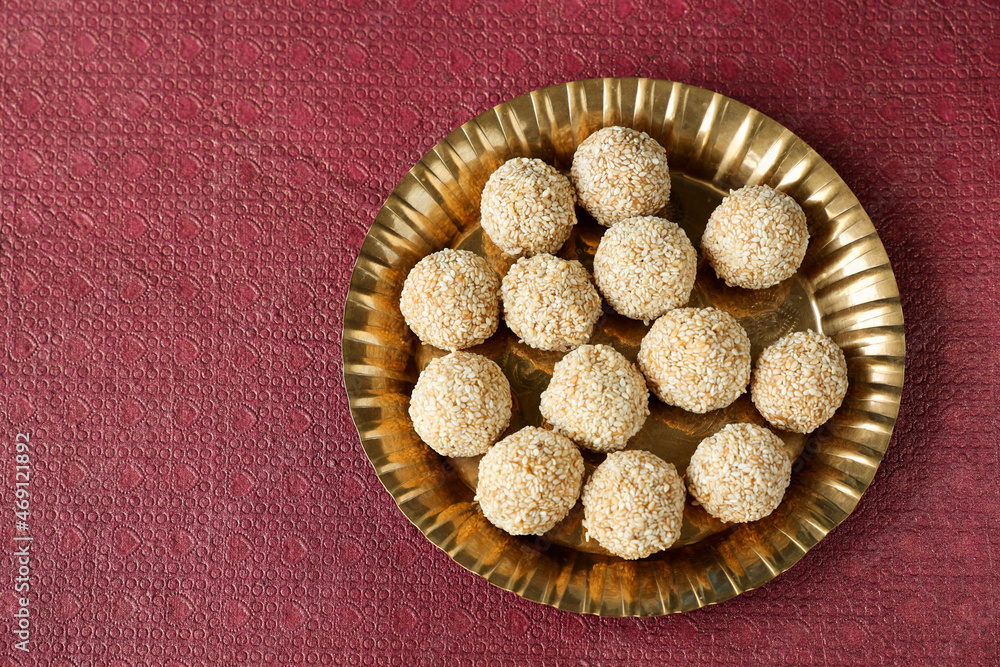 Til ladoo laddu white sesame ladoos ellu urundai ellu unda Indian ...