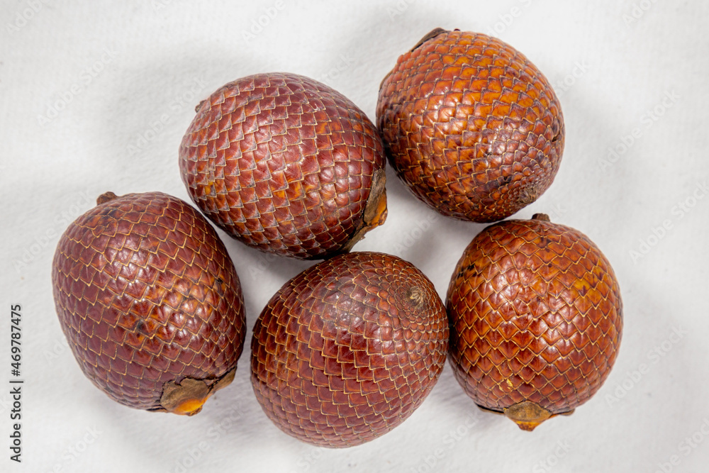 Buriti fruit (Mauritia flexuosa) in fine botanical and morphological ...