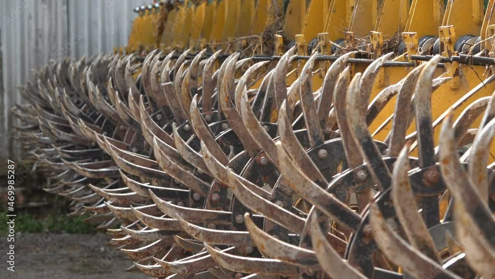 Vidéo Stock Sharp machine knives for working large areas in agriculture ...