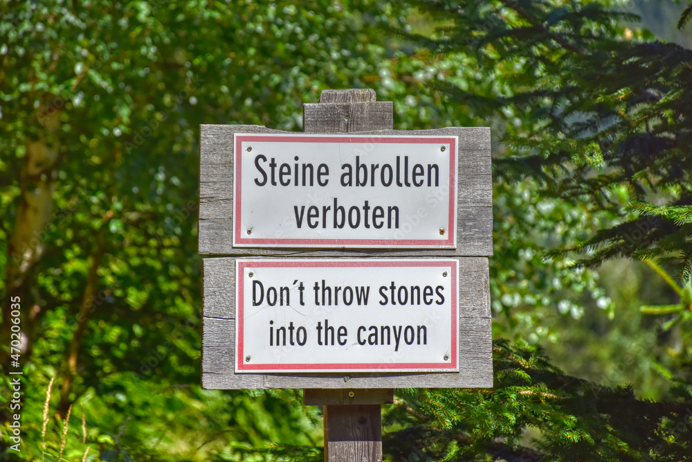 Foto de Schild, Tafel, Beschilderung, Hinweis, Verbot, verboten ...