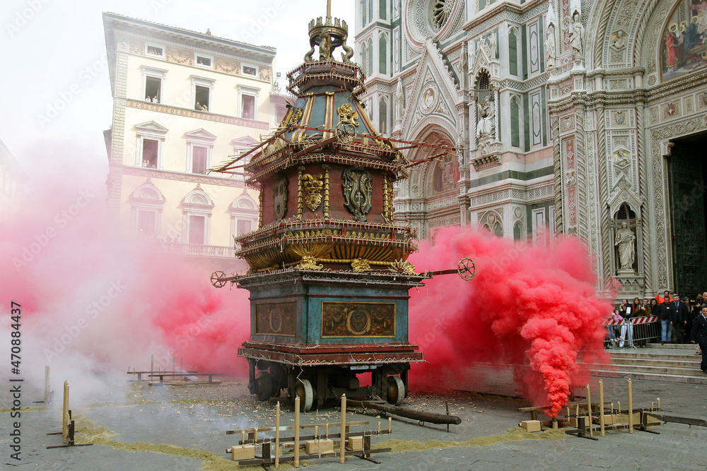 Traditional events for Easter. The "Scoppio del Carro" (The Explosion ...