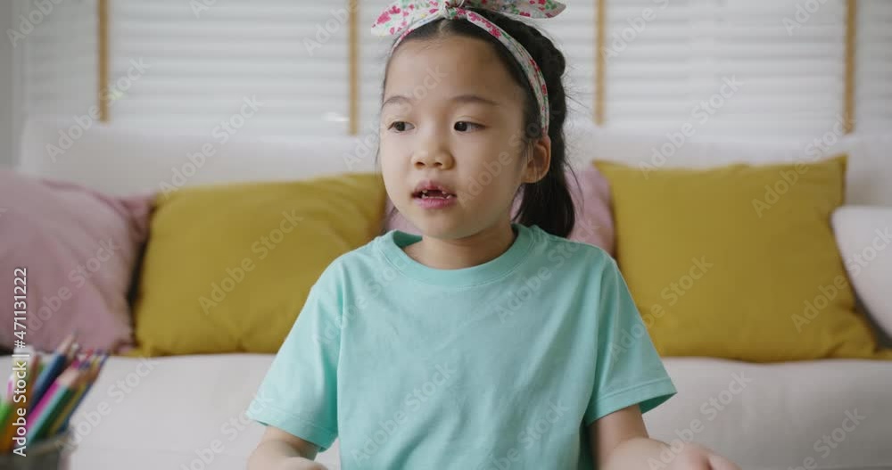 Asia small kid young youtuber vlogger influencer fun live talk share ...