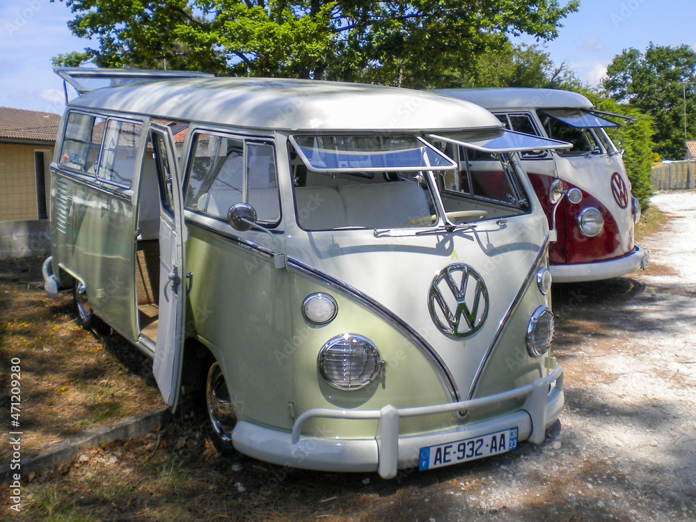 Volkswagen kombi vintage vw logo sign on bus ancient badge of retro car ...