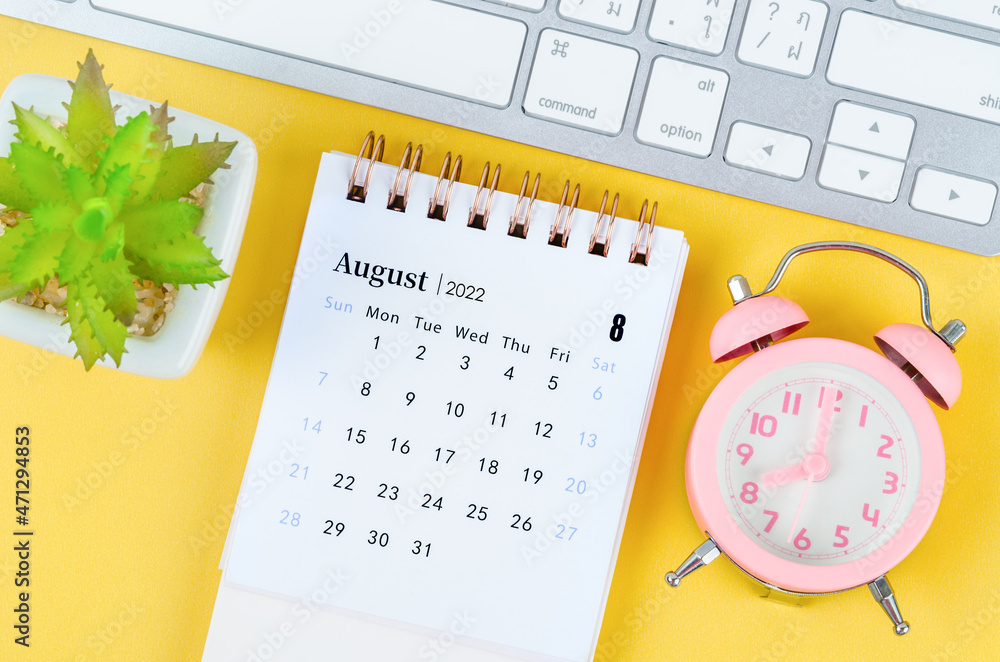 August 2022 Desktop Calendar