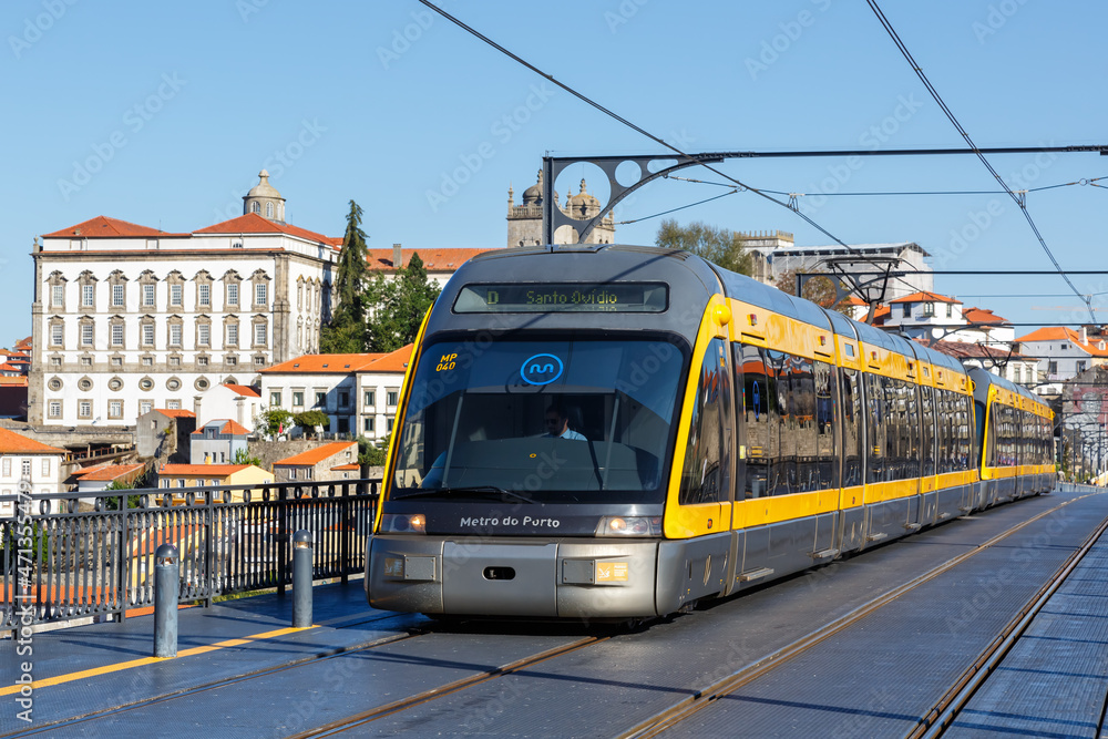Modern light rail Metro do Porto tram public transport transit ...