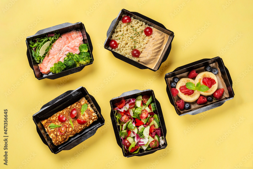 Foto Stock Catering food with healthy balanced diet delicious lunch box ...