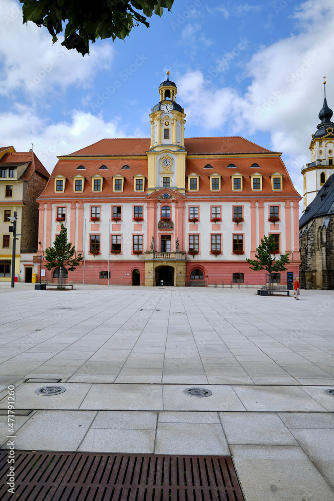 Foto de Das Rathaus am Marktplatz in Weißenfels an der Straße der ...
