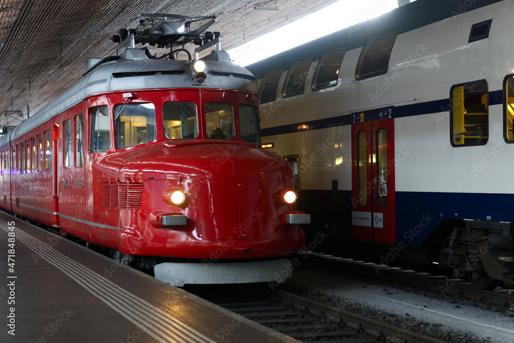 Special SBB classic train named Churchill red arrow leaving main ...