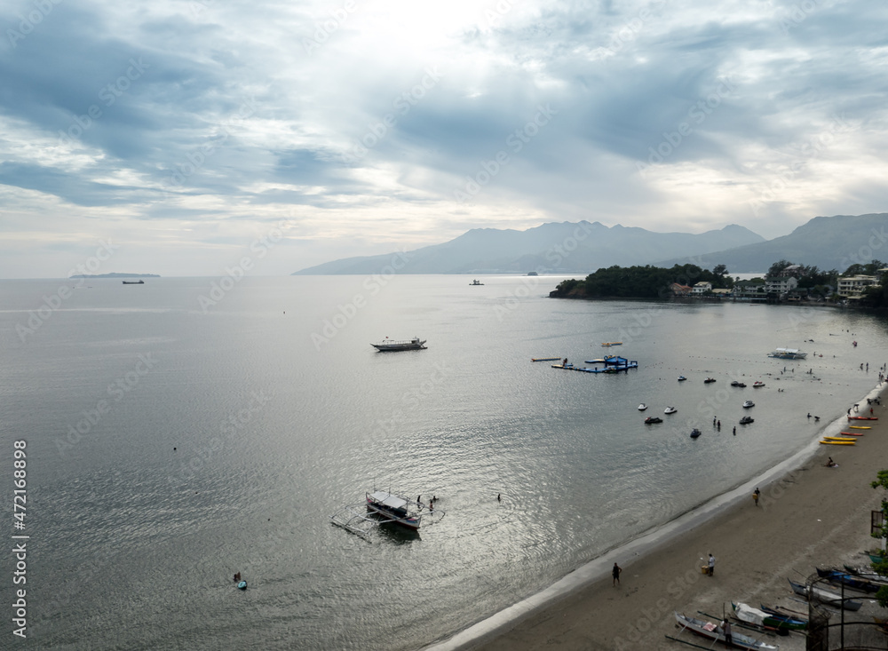 Beautiful panoramic sunset views of the Pacific Ocean at Olongapo beach ...