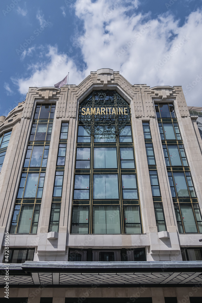 Famous building of La Samaritaine Department Store, founded in 1870 ...