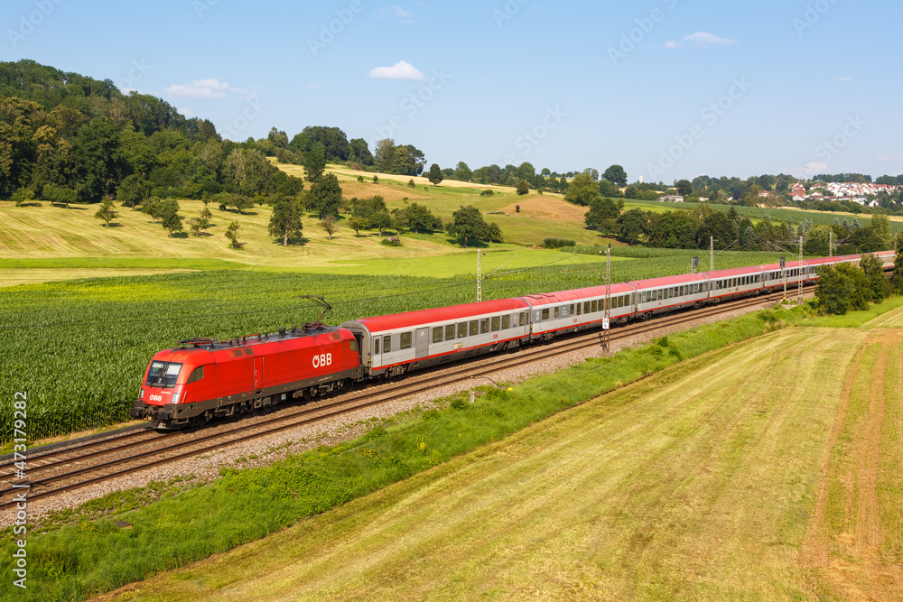 InterCity IC train of ÖBB Österreichische Bundesbahnen in Uhingen ...