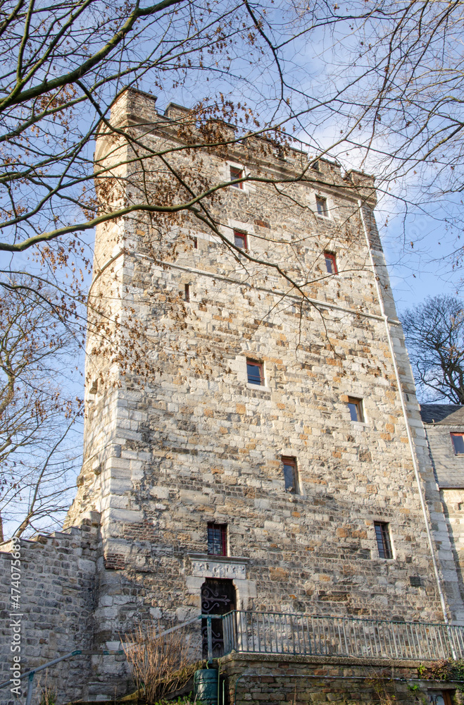 Aachen- Langer Turm . Der Lange Turm war ein Wehrturm der circa 1300 ...