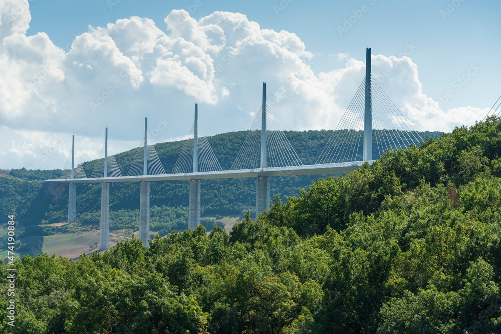 Viaduc de Millau, crossing the Tarn Valley in the Larzac region of ...