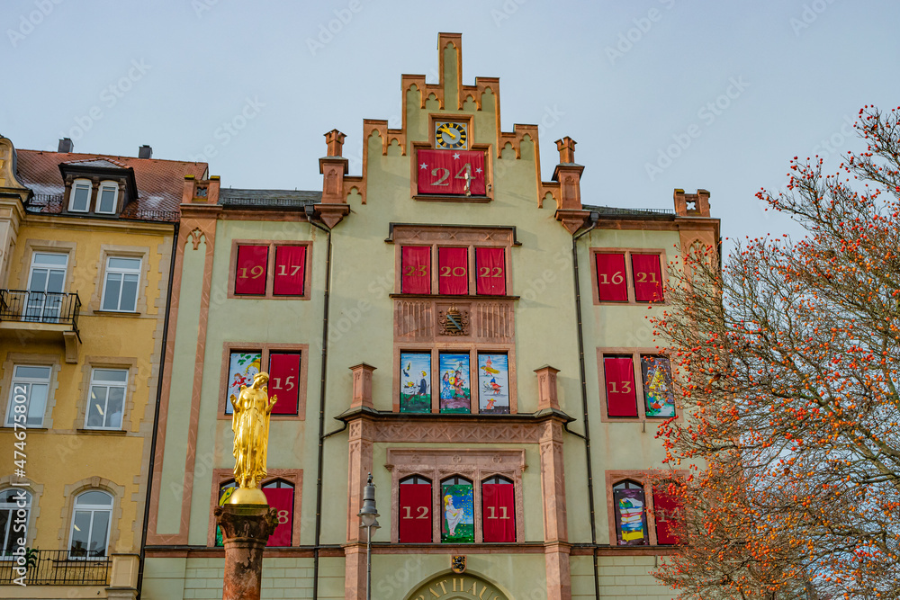 Beautiful golden angel column statue at Market Square in front of ...