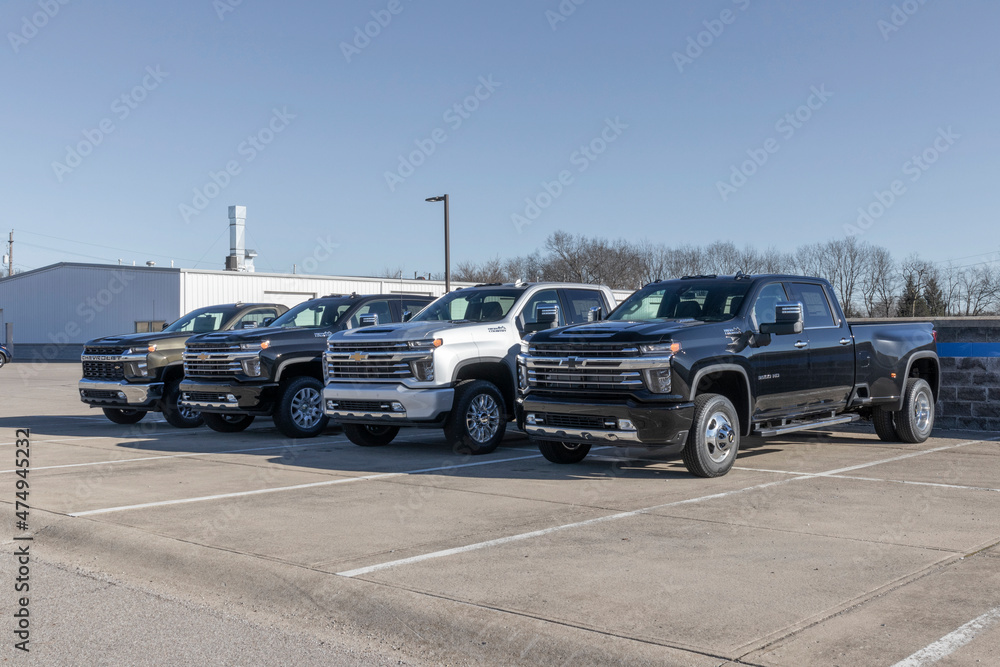 Chevrolet Heavy Duty pickup truck lineup. Chevy features 1500, 2500 and ...