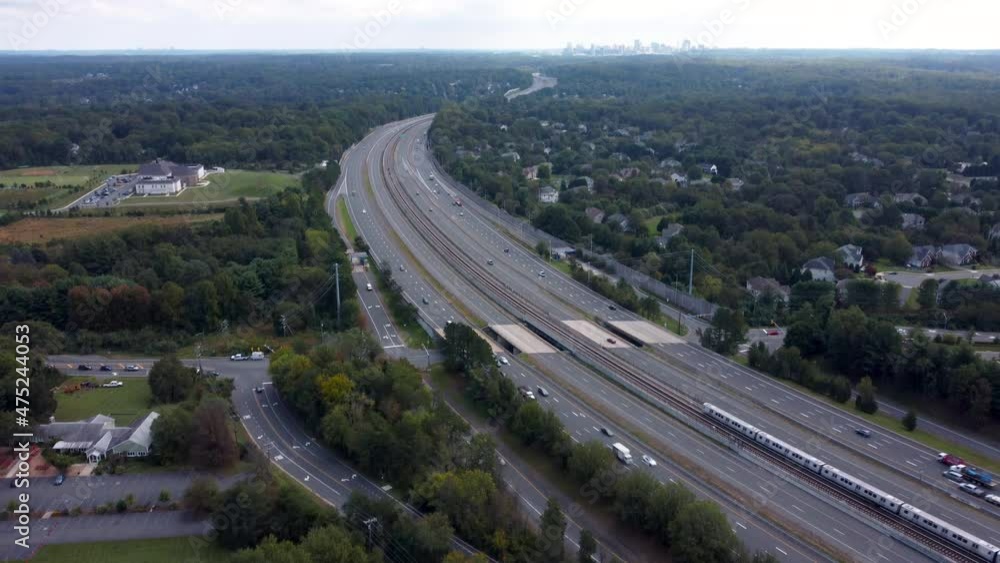 Video „A 4k aerial video with an upward pan of a Silver Line Metro ...