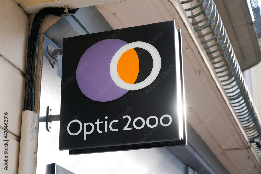 Optic 2000 logo text shop and brand sign facade store french medic ...