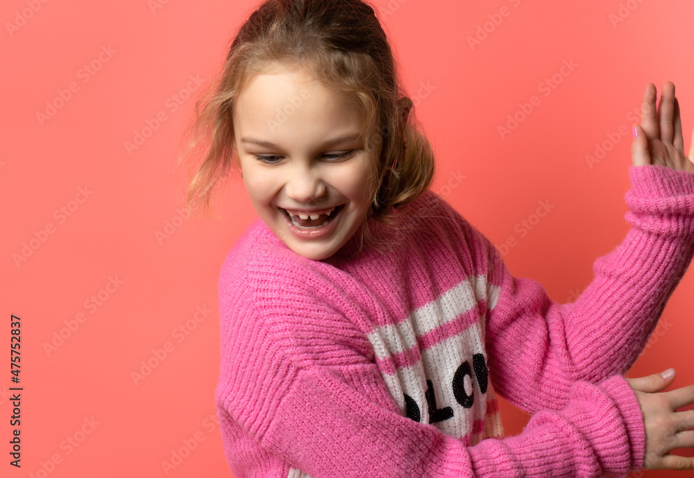 Let's dance. Portrait of stylish, trendy lady with closed eyes and ...