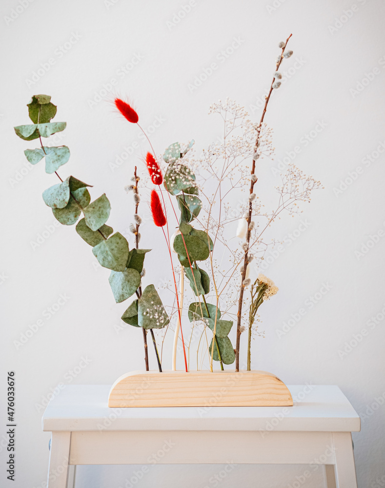 Minimal Flower Arrangement