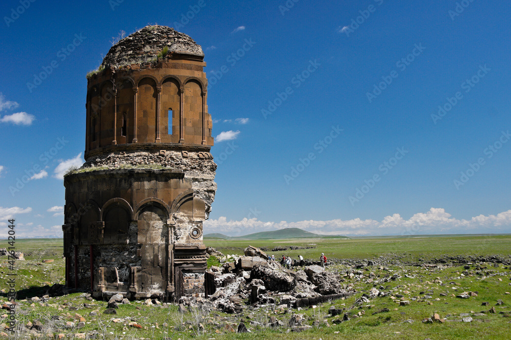 Foto de Ruins of Church of the Redeemer in the abandoned city of Ani ...