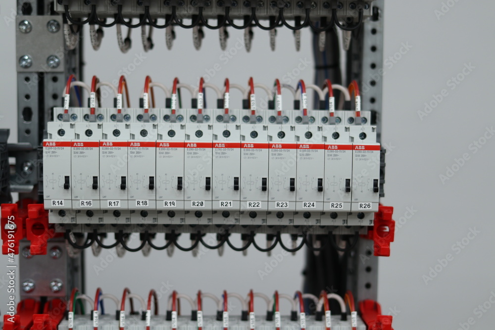 Foto de Pulsed electromagnetic relays for load control in the ...