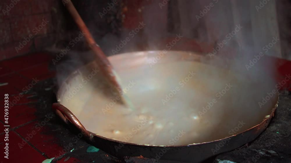 Manjar Blanco, comida típica de Colombia Stock Video | Adobe Stock