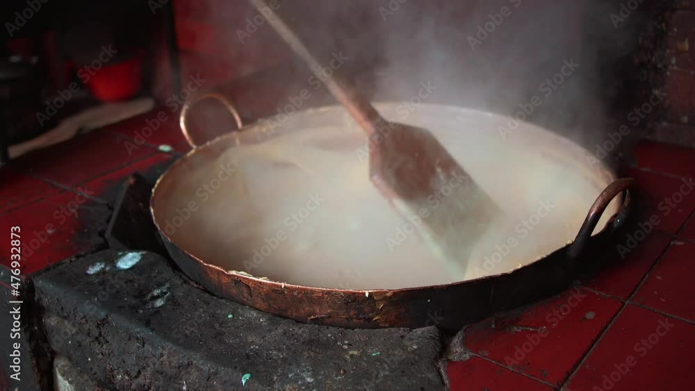 Manjar Blanco, comida típica de Colombia Stock Video | Adobe Stock